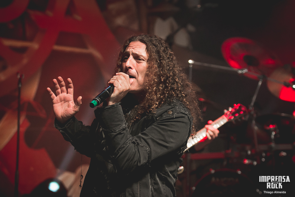 Angra em SP: celebrando 20 anos de aclamado álbum “Holy Land” em alto ...
