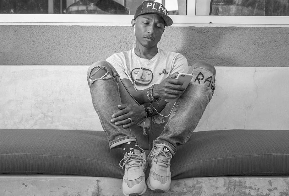 Pharrell Williams apresenta as inéditas “Runnin” e “Surrender” | Midiorama