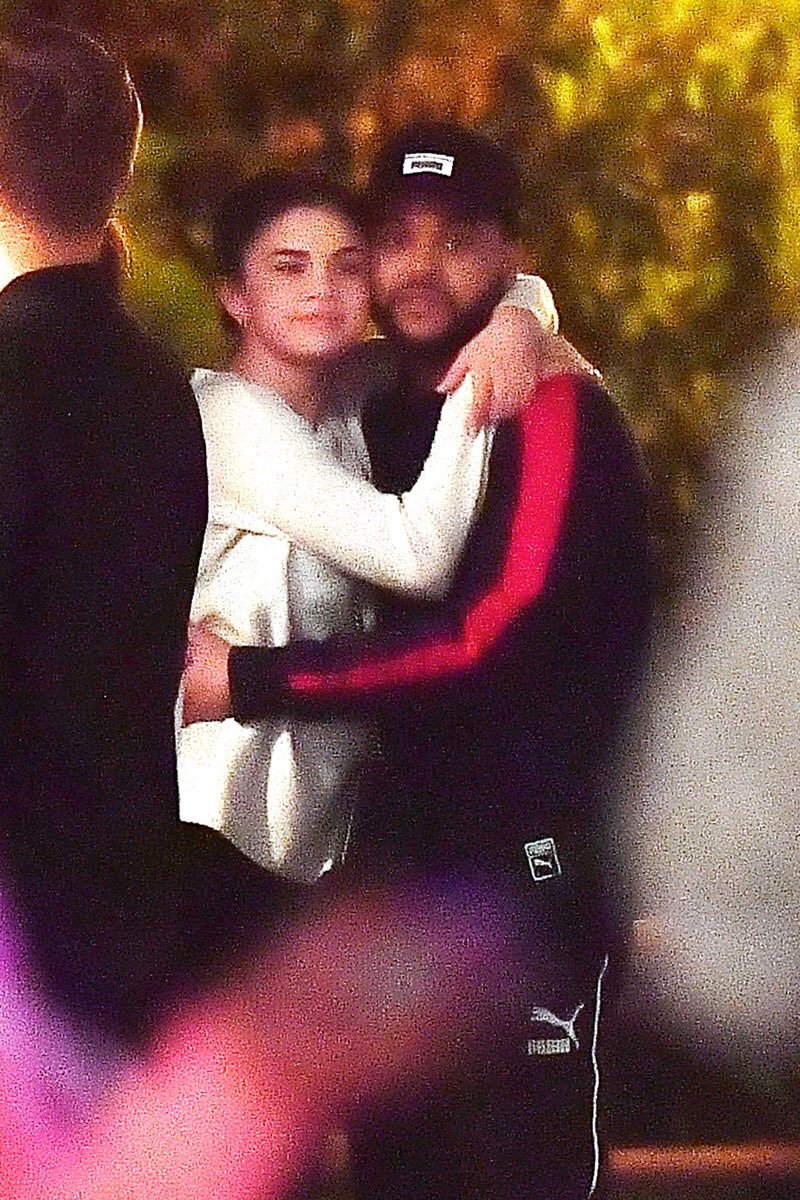 Selena Gomez e The Weeknd juntos passeiam na Disney | Midiorama