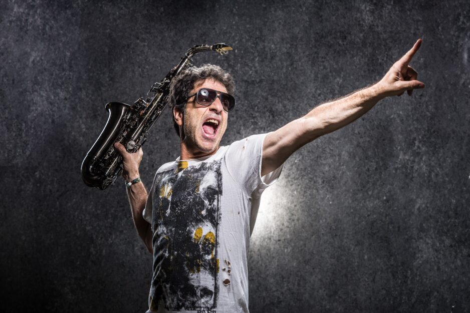 George Israel inicia comemorações de 40 anos de carreira com show ...