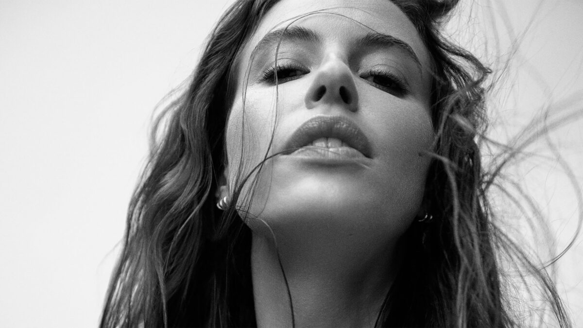 Fletcher volta para a música com seu novo álbum “In Search of the ...